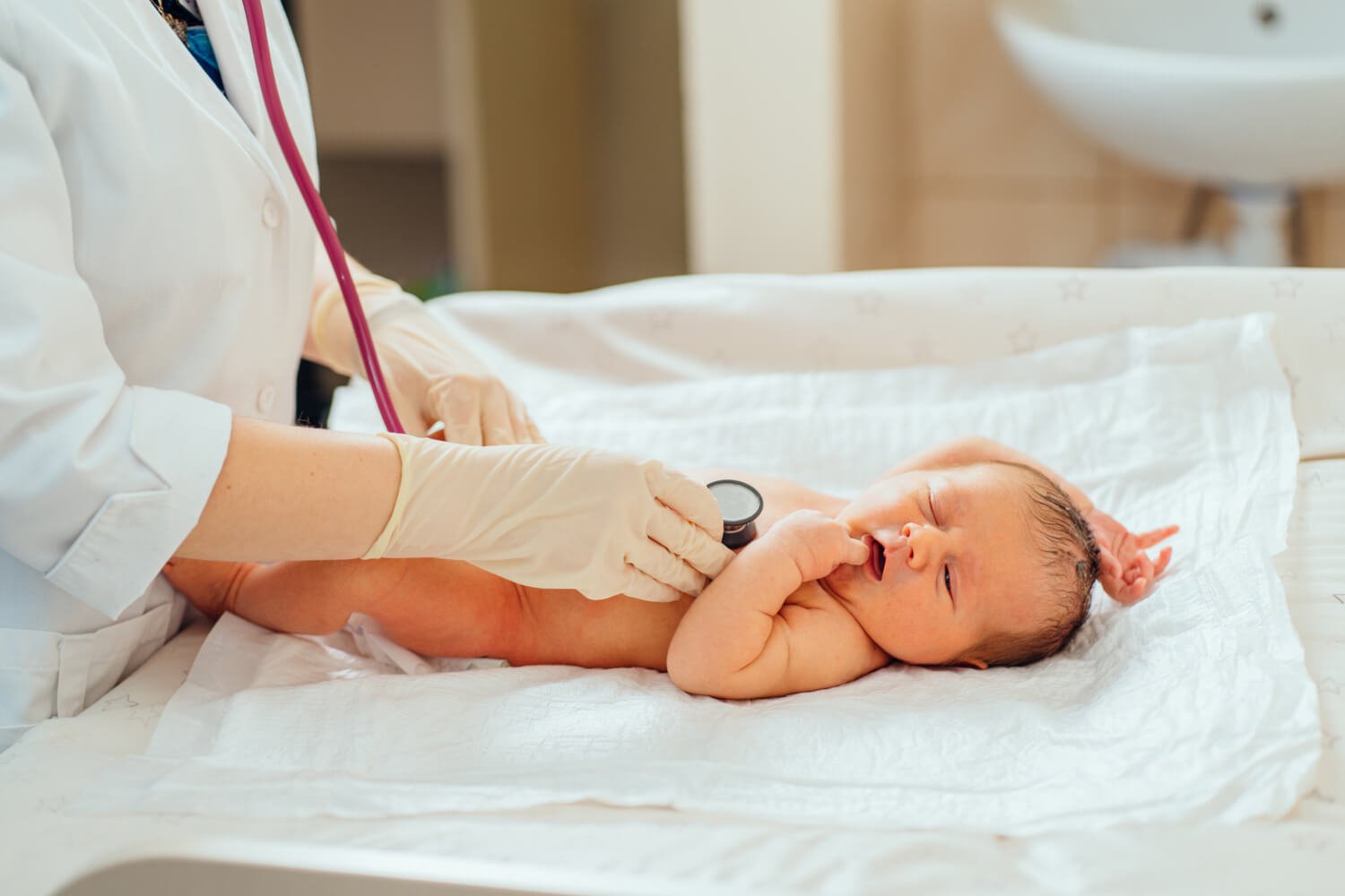 Jaundice in Newborn Babies - Types, Causes, Symptoms and Treatment by ...