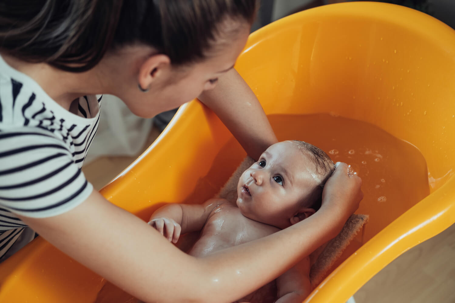 Washing The Baby's Hair - Being The Parent