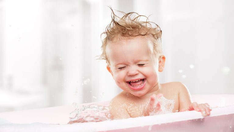 10 Tips To Make Bath-Time Fun And Easy - Being The Parent