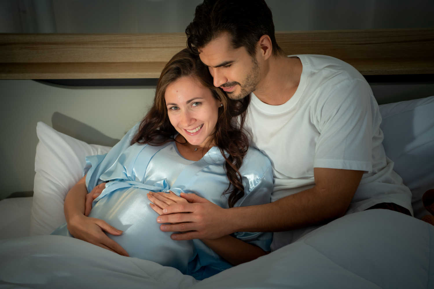 6 Ways To Connect With Your Unborn Child - Being The Parent