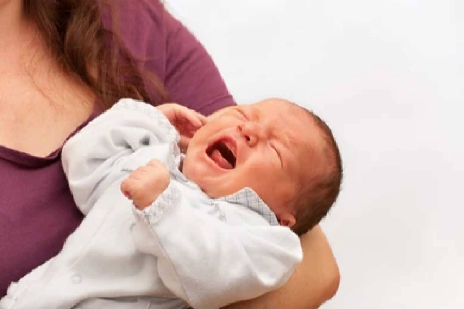 15 Home Remedies To Soothe A Colicky Baby - Being The Parent