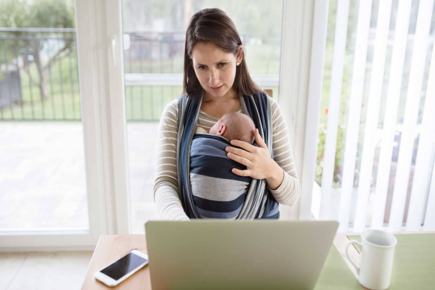 10 Common Mistakes That New Parents Make - Being The Parent