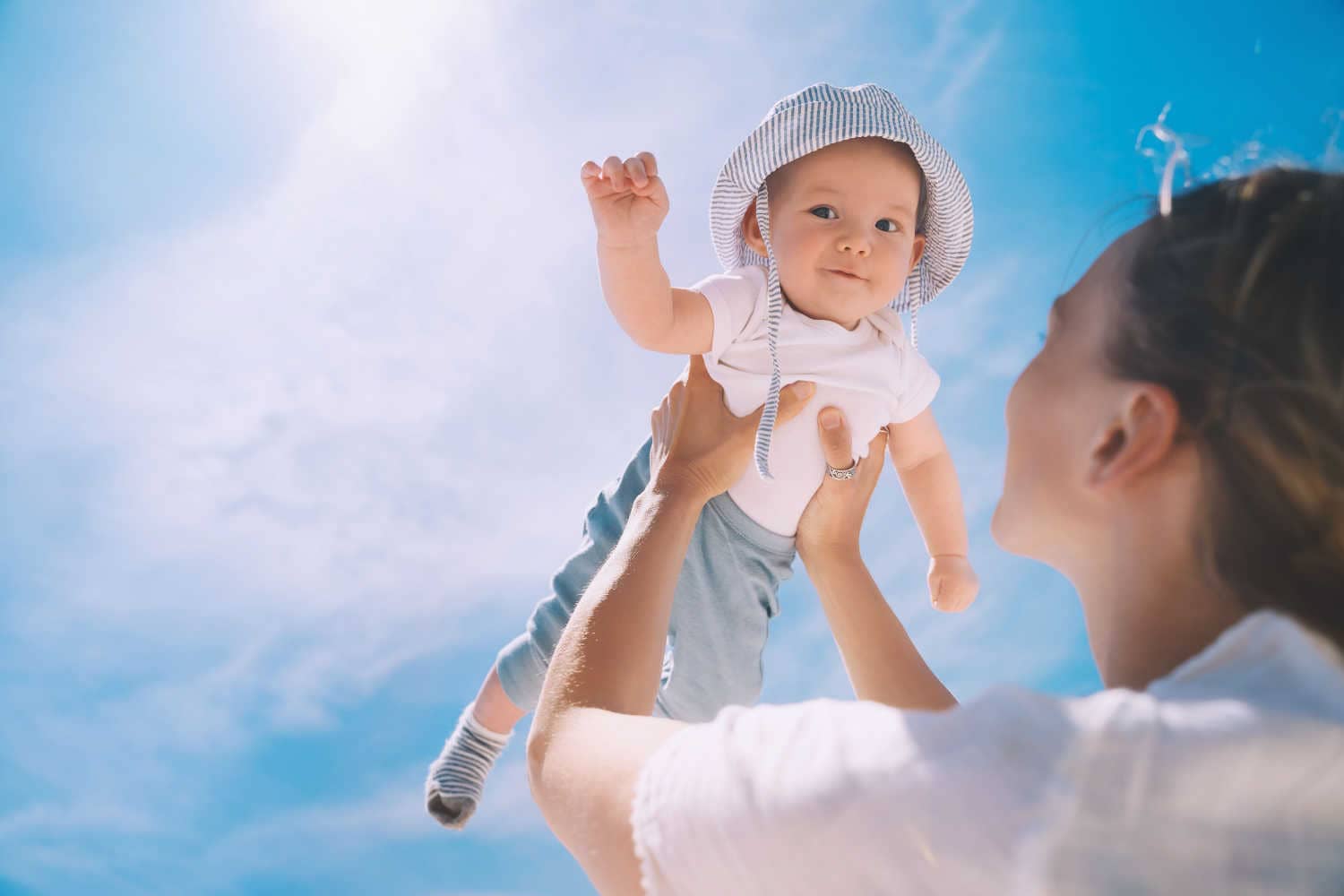 5 Ways To Keep Your Baby Happy And Cool This Summer! - Being The Parent