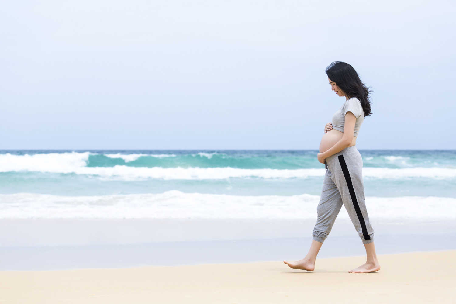 Why Do Pregnant Women Waddle? - Being The Parent
