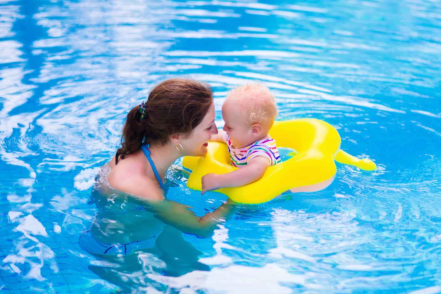 8 Life-Saving Tips To Ensure Water Safety For Your Baby - Being The Parent