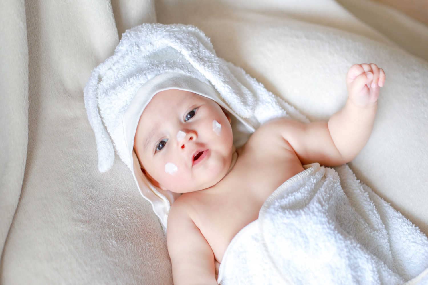 Dry Skin In Babies: Causes, Symptoms And Ways To Prevent - Being The Parent