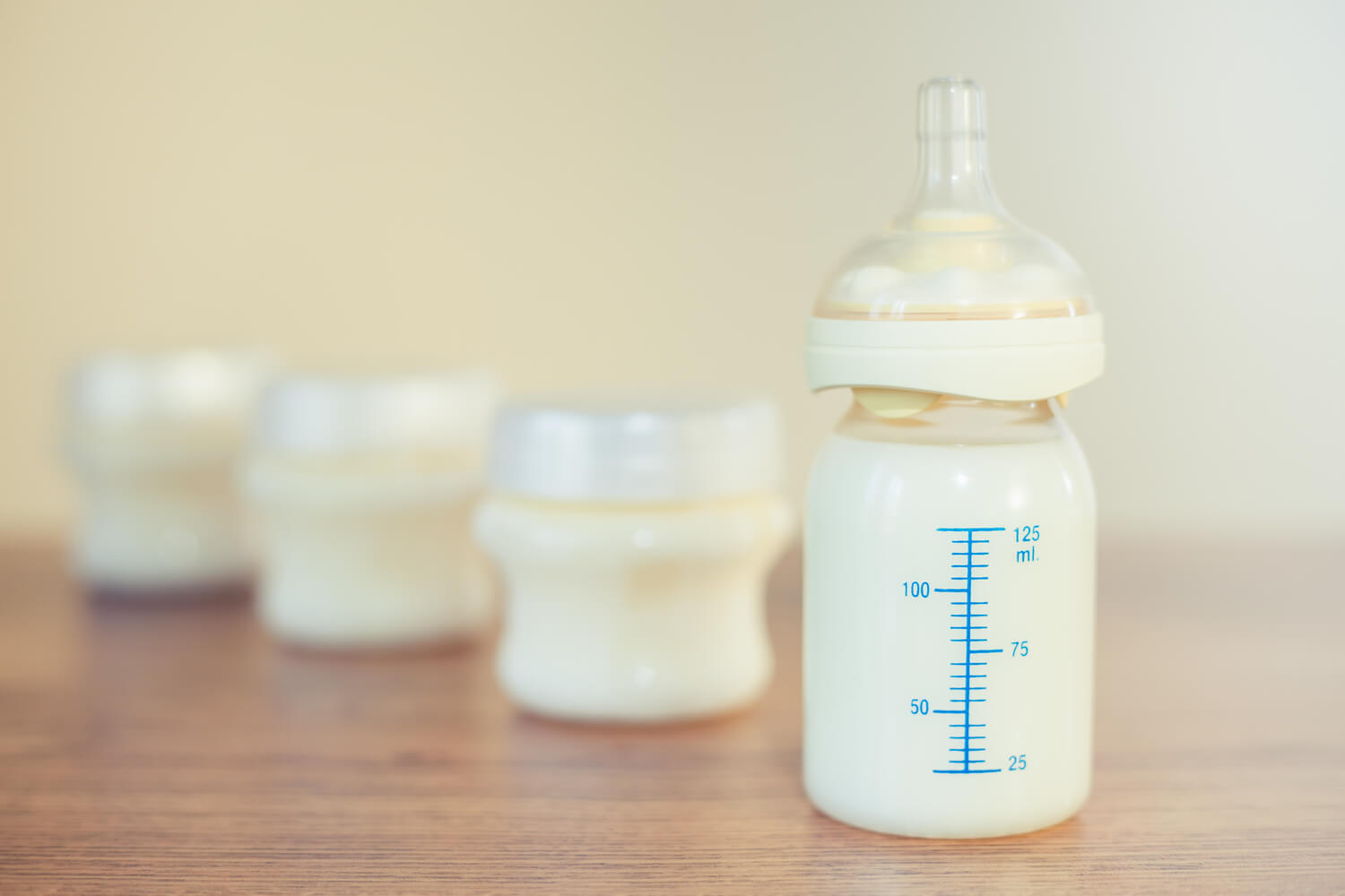 Breast Milk or Formula Milk – A Guide For Parents - Being The Parent