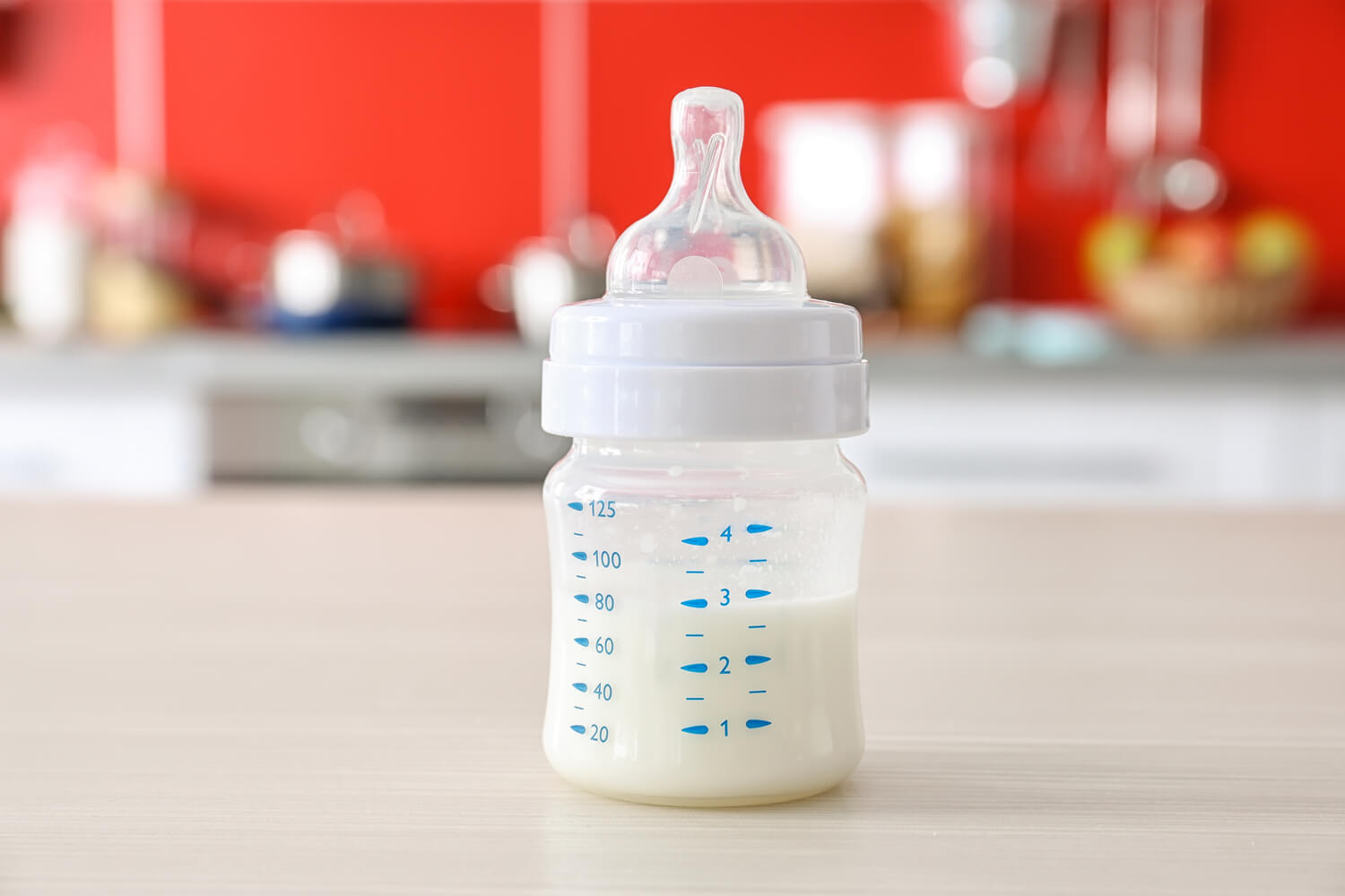 Paced Bottle Feeding – Benefits and Safety Guidelines - Being The Parent