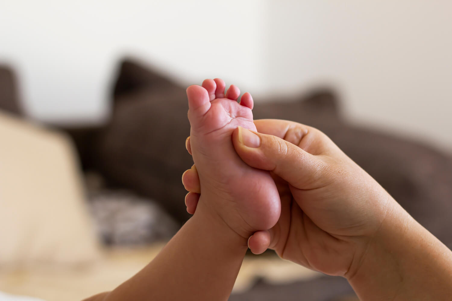 Babinski Reflex in Babies - Signs, Causes, And When to Test - Being The ... Babinski Reflex in Babies - Signs, Causes, And When to Test - Being The ...