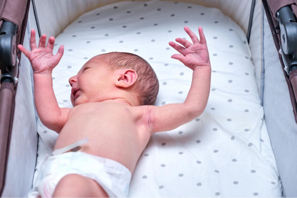 Startle Reflex in Babies - Causes And Treatment - Being The Parent