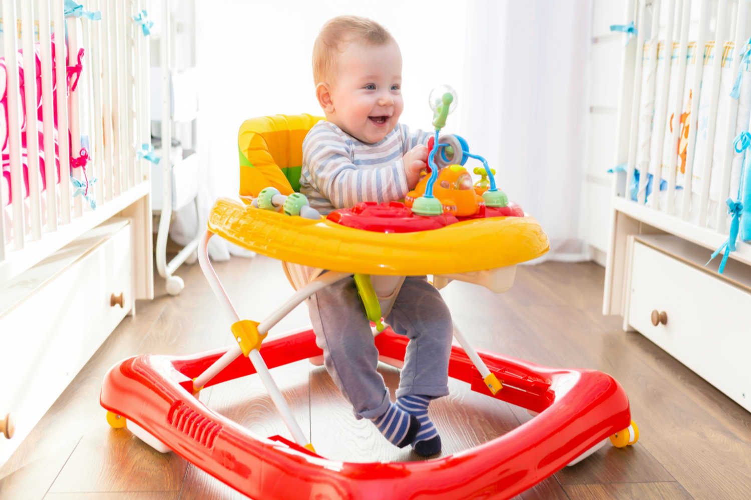 How to Choose the Right Baby Walker For Your Baby? - Being The Parent