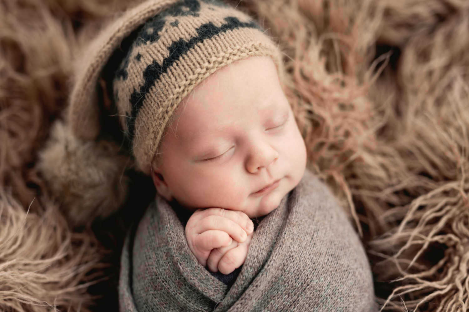 35 Soothing Lullabies To Put Your Baby To Sleep - Being The Parent