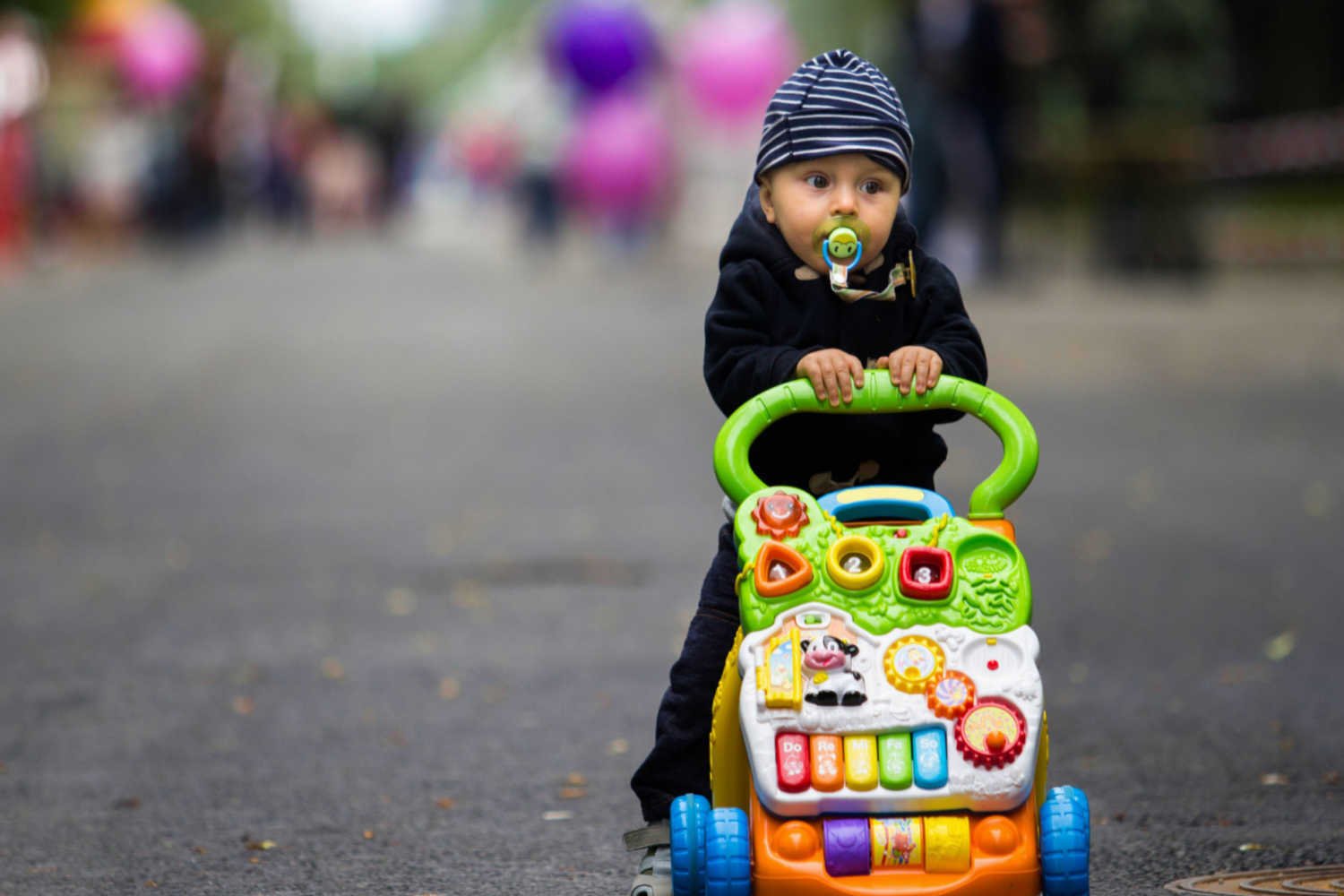 How to Choose the Right Baby Walker For Your Baby? - Being The Parent