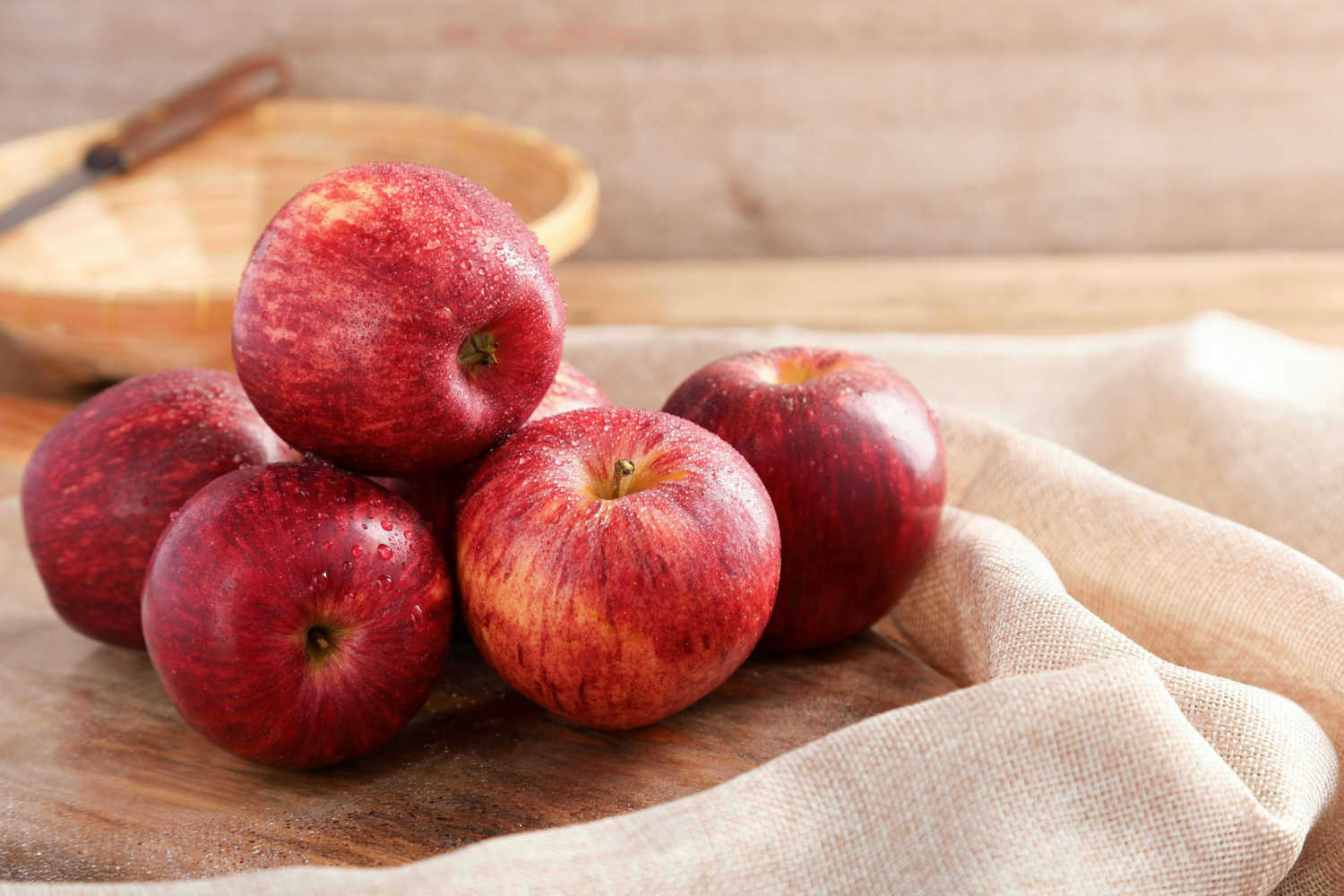 Apple For Babies When To Introduce Benefits And Precautions Being apple-for-babies-when-to-introduce-benefits-and-precautions-being