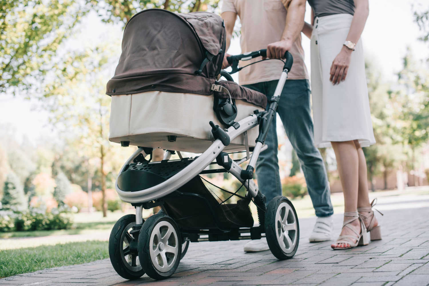 How to Choose the Right Baby Stroller For Your Baby? - Being The Parent