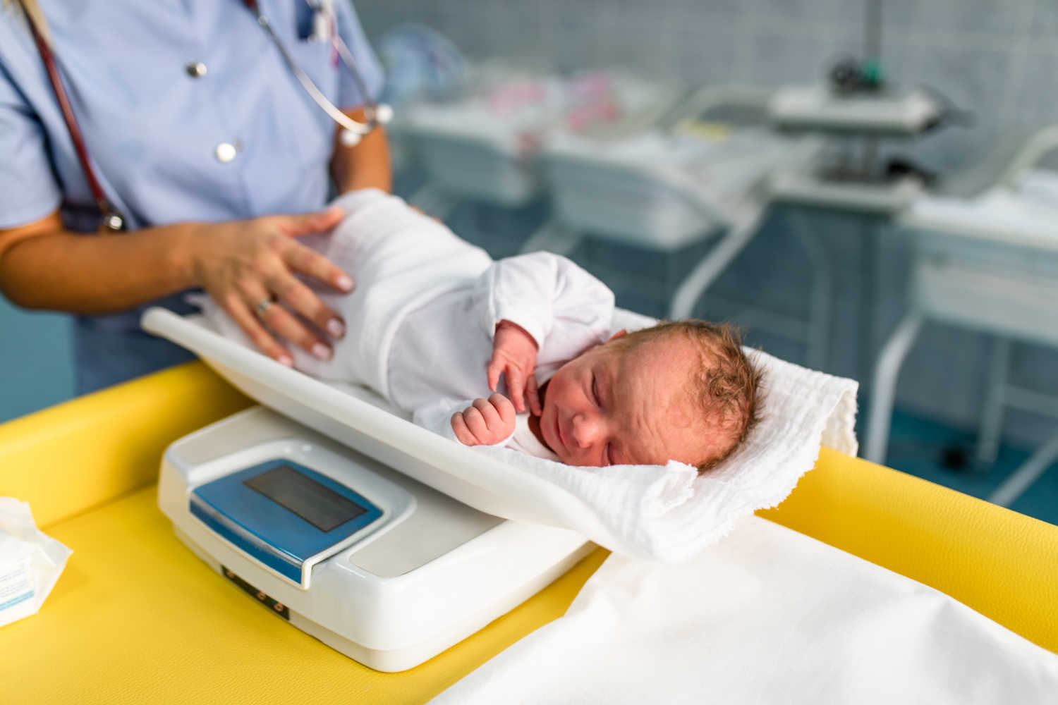 Your Newborn's Weight - What is Normal? - Being The Parent