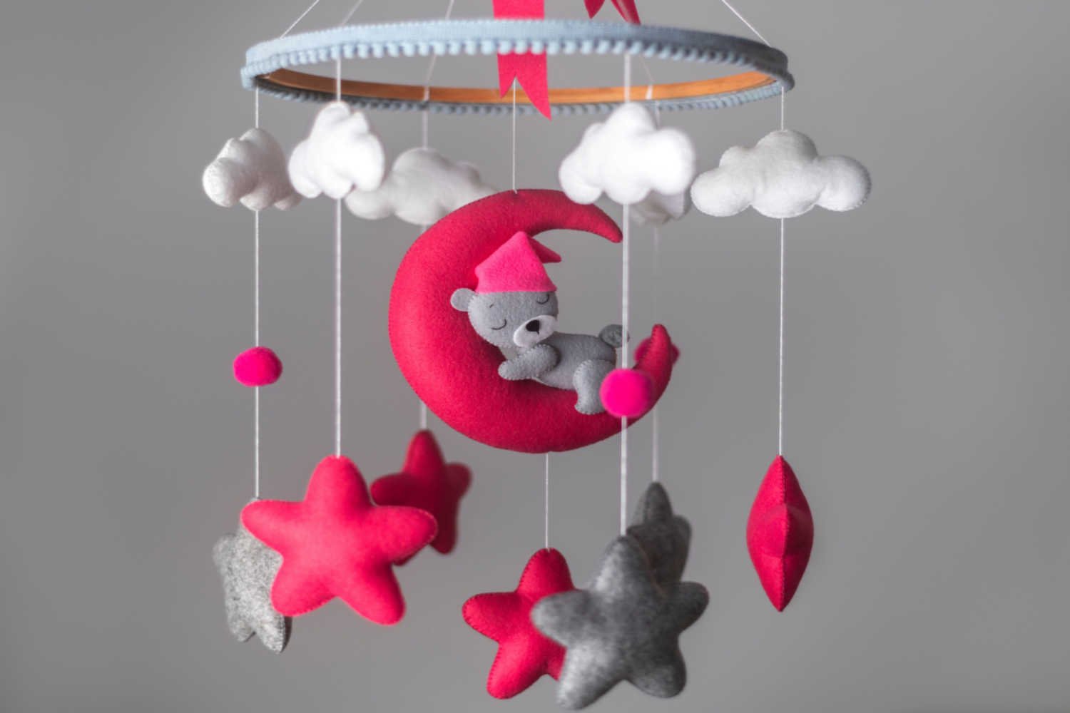 Cot Mobiles For Babies - How it Helps in Baby’s Development - Being The ...