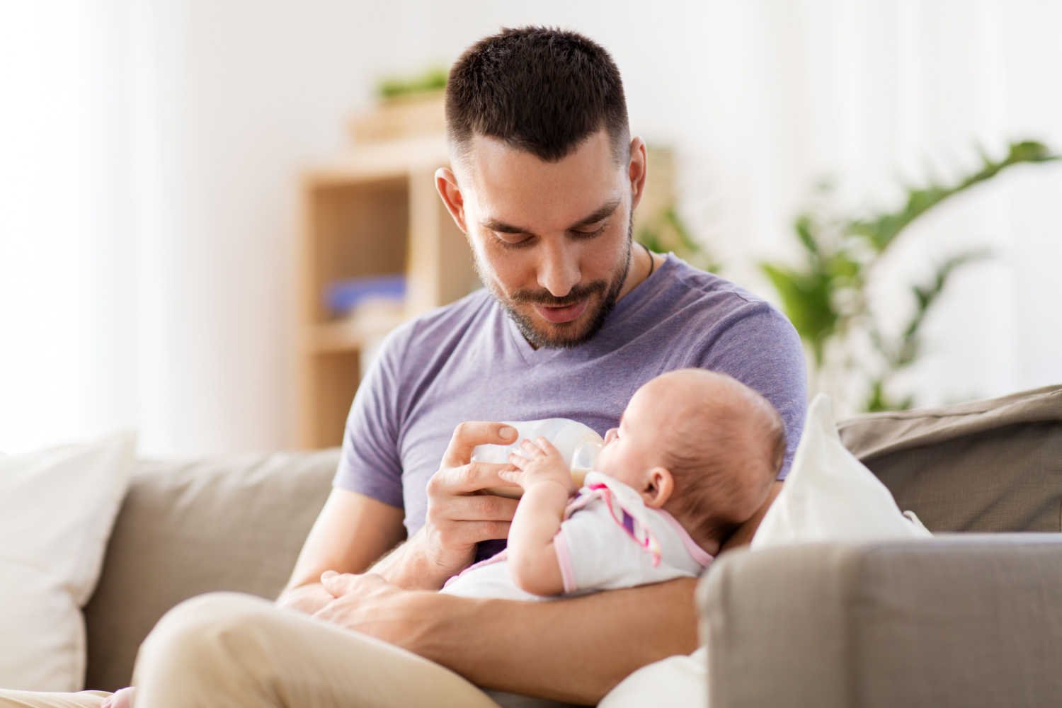 8 Interesting Ways Dads Can Help Their Breastfeeding Partner - Being ...