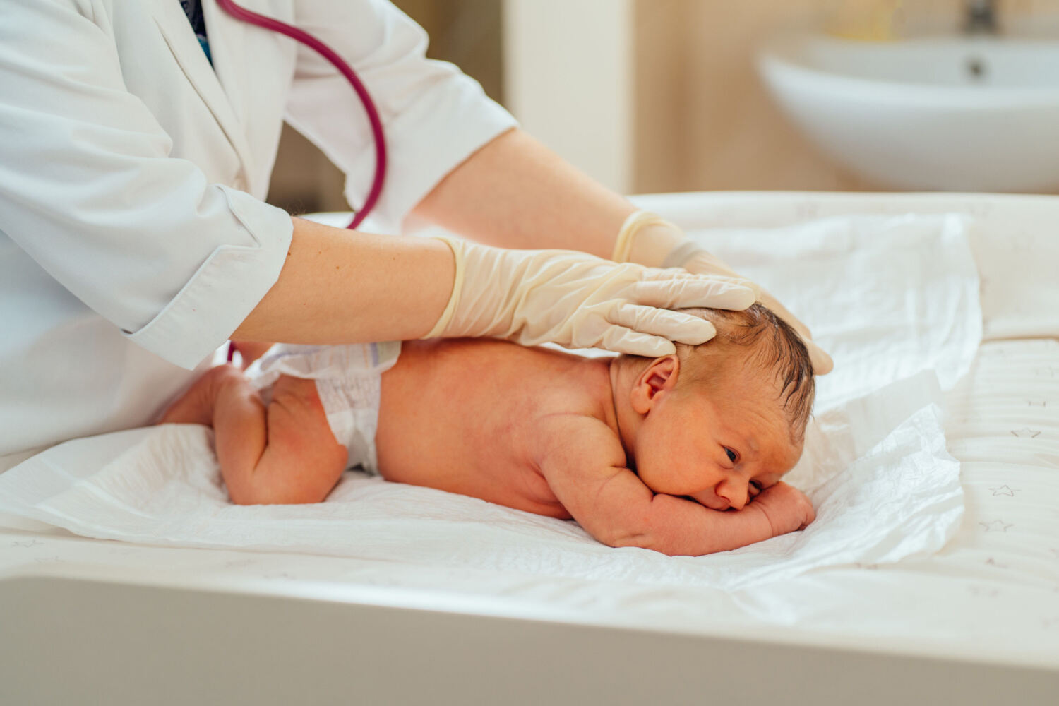 Sacral Dimples in Newborns - What is it, Types and Complications ...