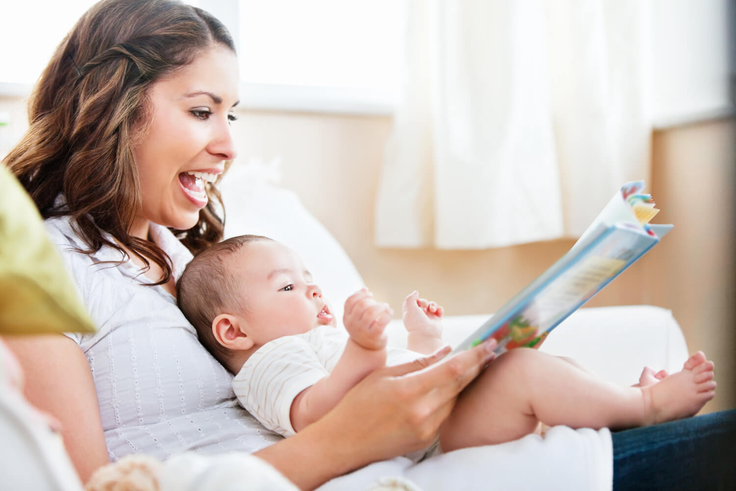 Reading to Your Baby - When to Start And Benefits - Being The Parent