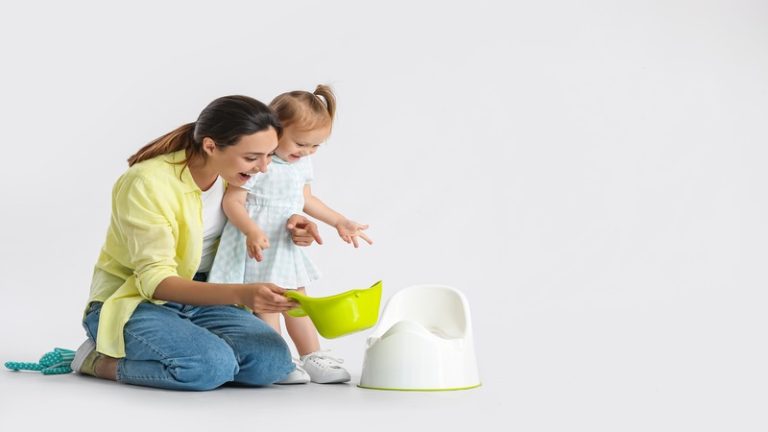 14 Successful Potty Training Tips for Girls - Being The Parent
